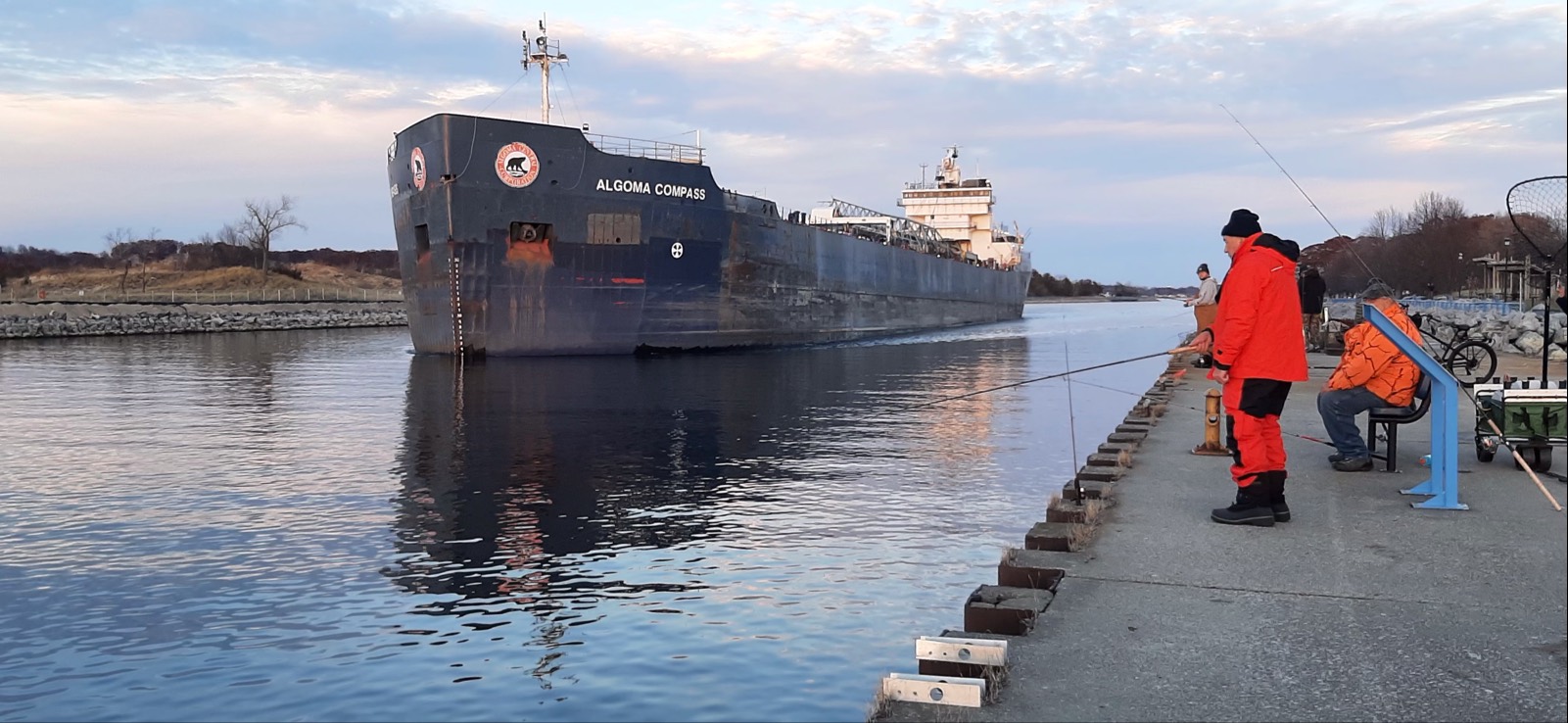 Solve Algoma Compass jigsaw puzzle online with 144 pieces