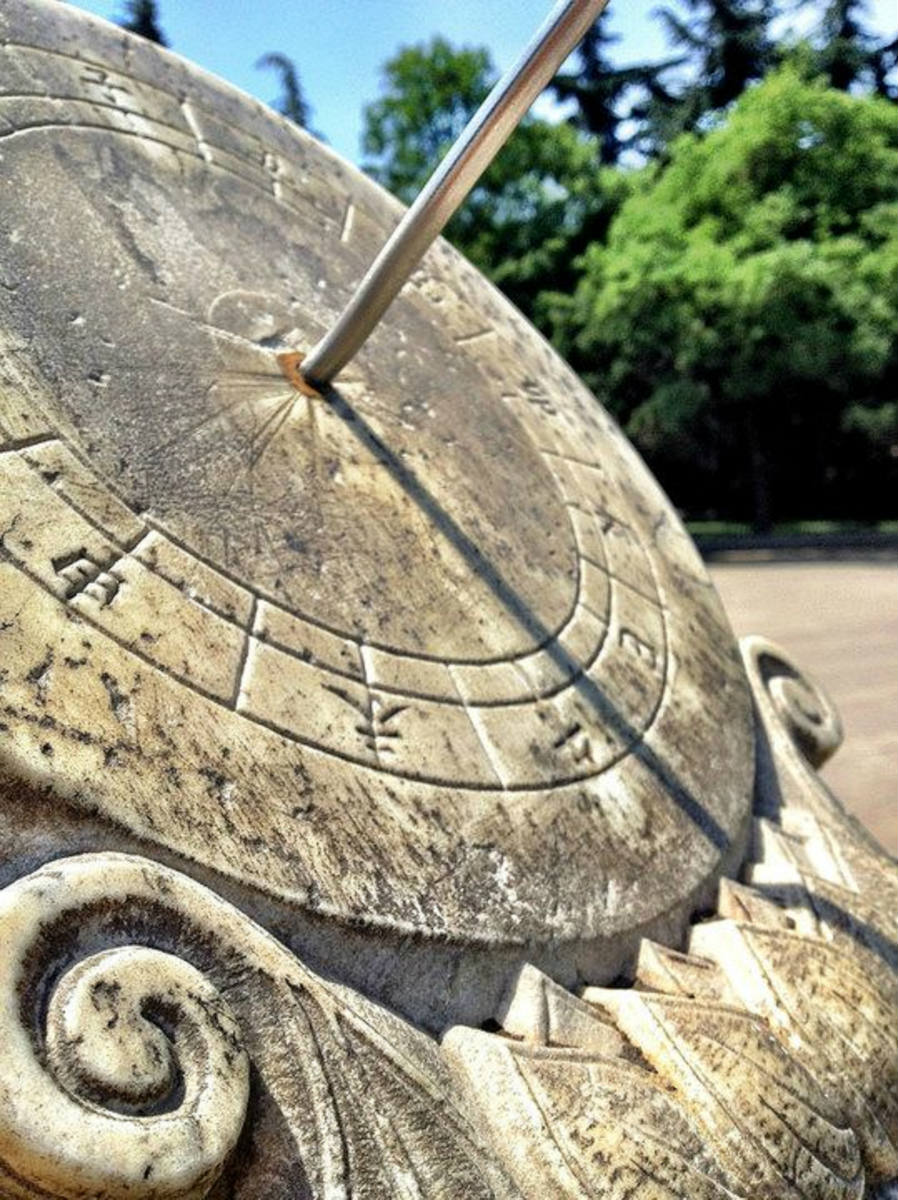 Solve Sundials in Tsinghua University, China. jigsaw puzzle online with 221 pieces