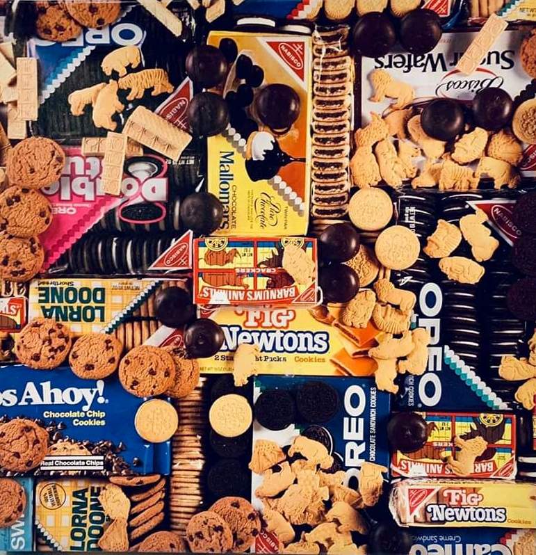 Solve CHOCOLATE BISCUITS jigsaw puzzle online with 64 pieces