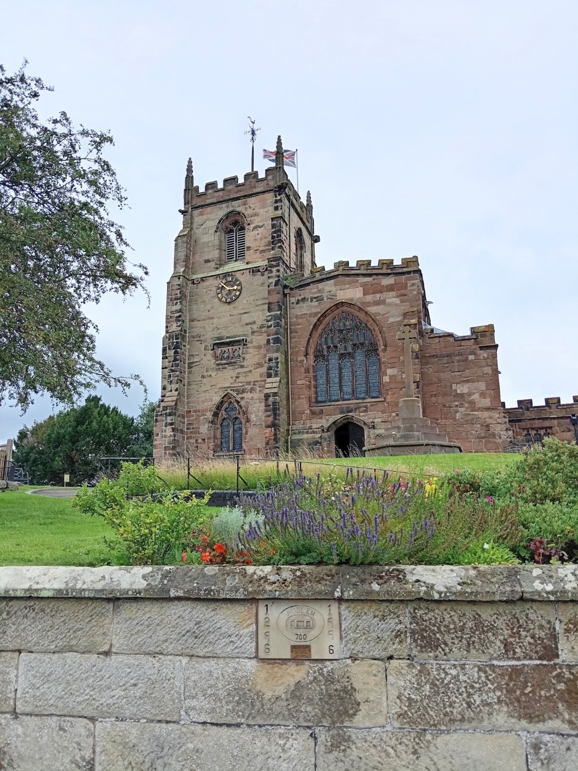 Solve Audlem Church. jigsaw puzzle online with 154 pieces