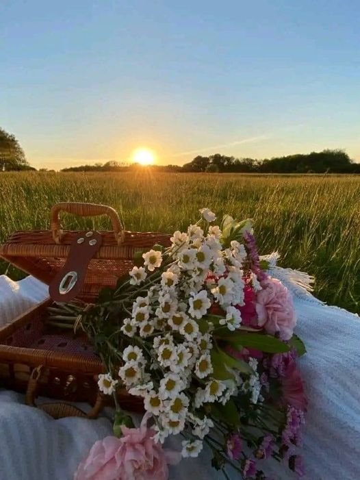 Solve Een bos bloemen jigsaw puzzle online with 99 pieces