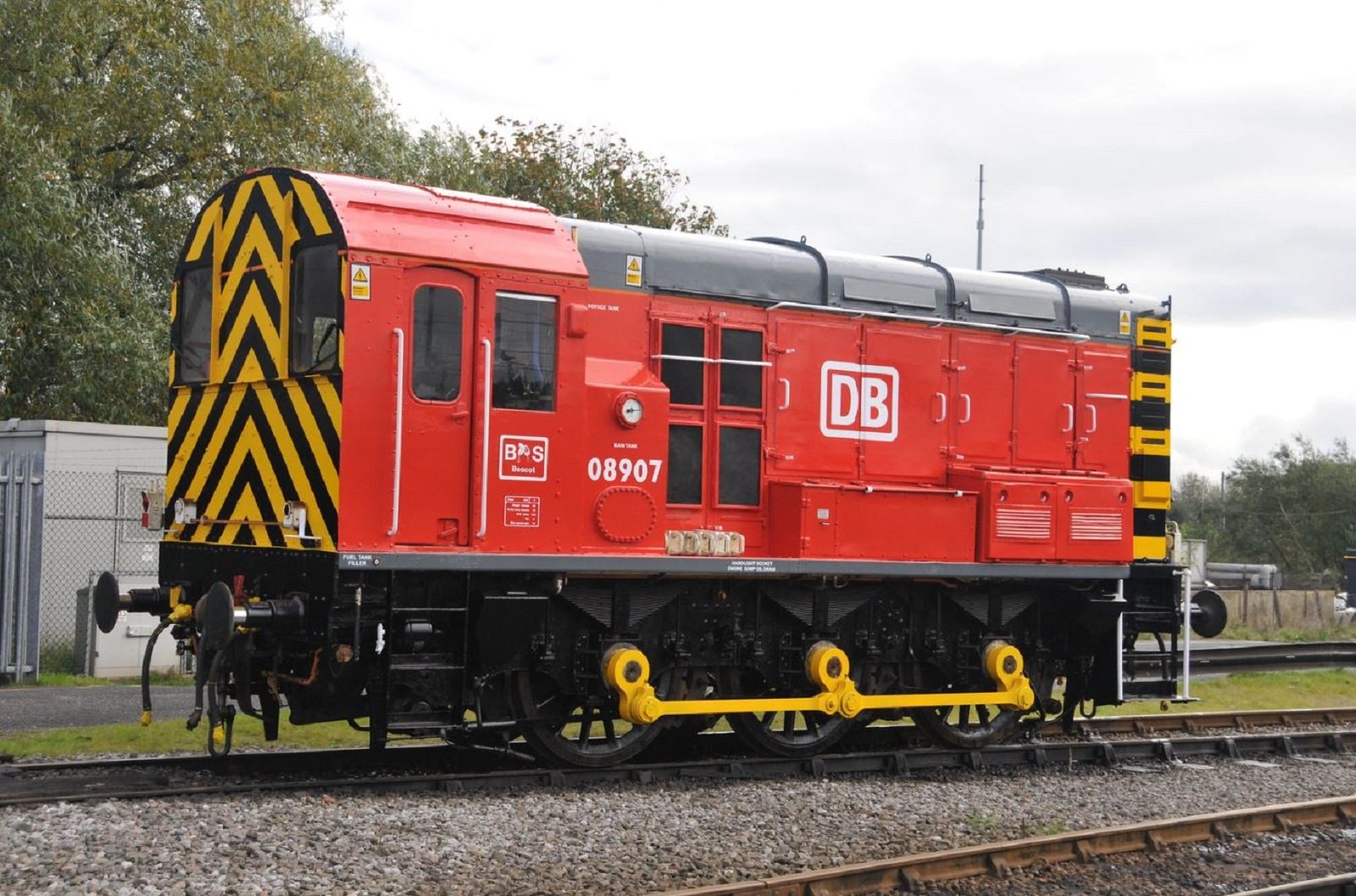 Solve DB Cargo Class 08 0-6-0 08907 at Bescot yard. jigsaw puzzle ...