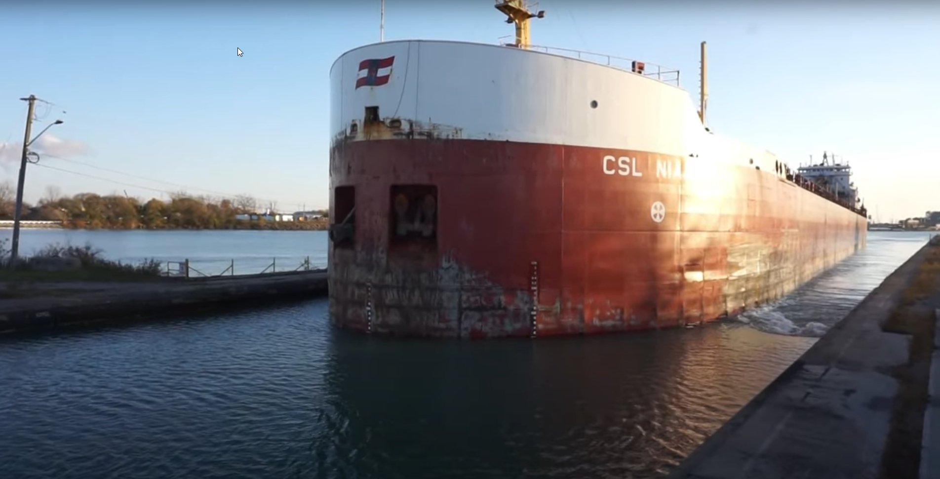 Solve CSL Niagara jigsaw puzzle online with 66 pieces