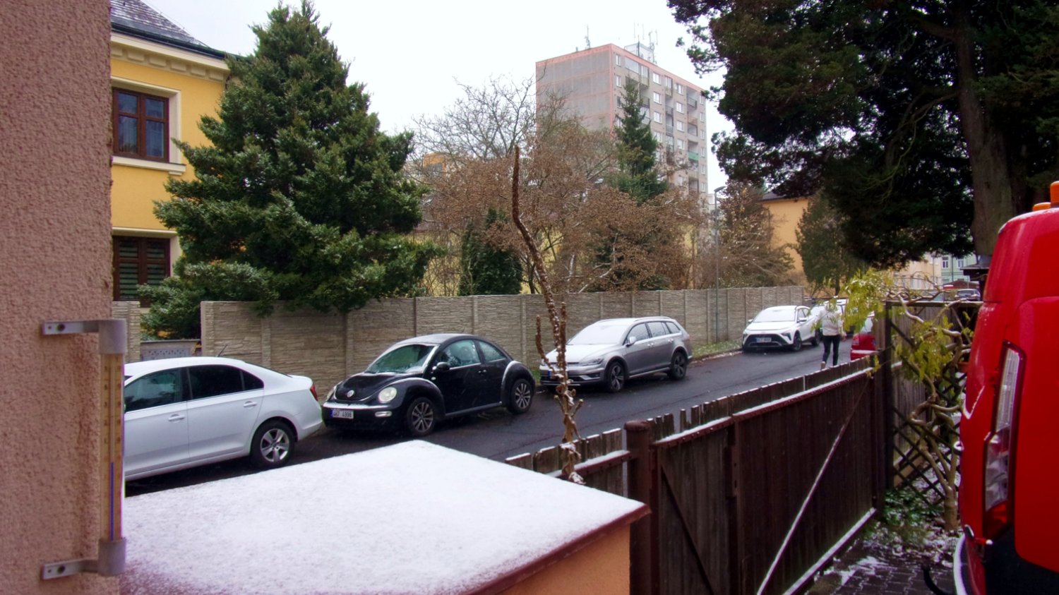 Solve Zima laškuje - Winter is flirting jigsaw puzzle online with 15 pieces