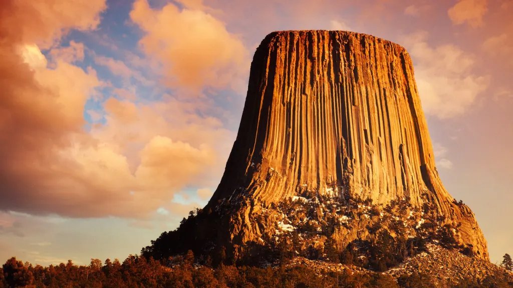 Solve Devils Tower jigsaw puzzle online with 120 pieces