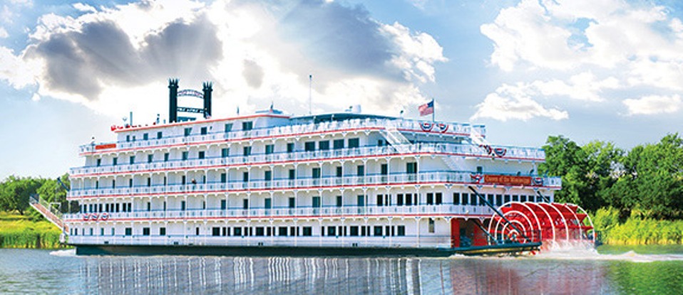 Solve Luxury RiverBoat jigsaw puzzle online with 84 pieces