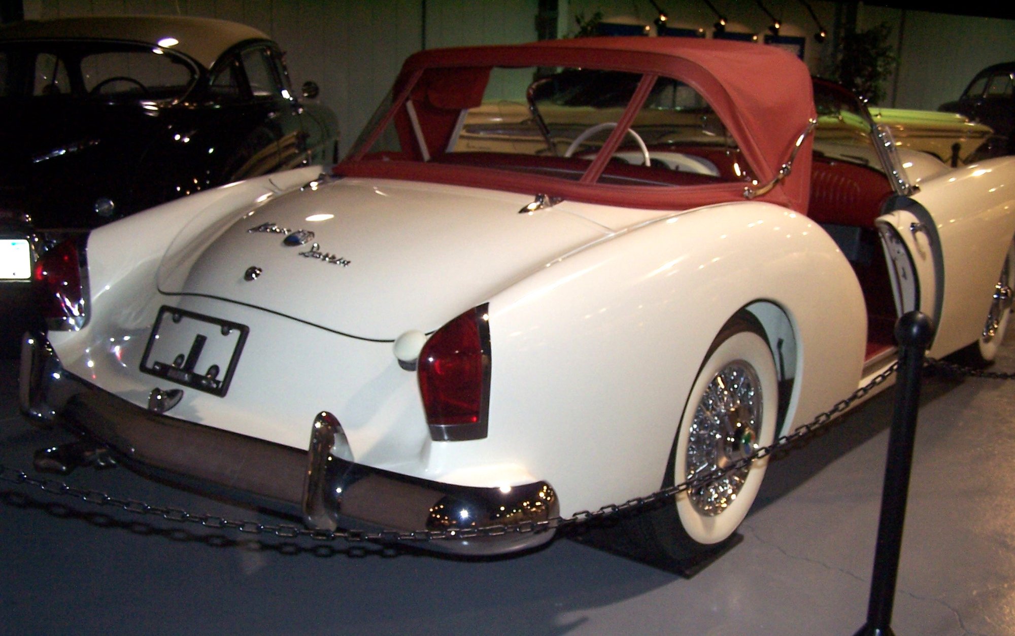 Solve 1954 Kaiser-Darrin Rear jigsaw puzzle online with 77 pieces