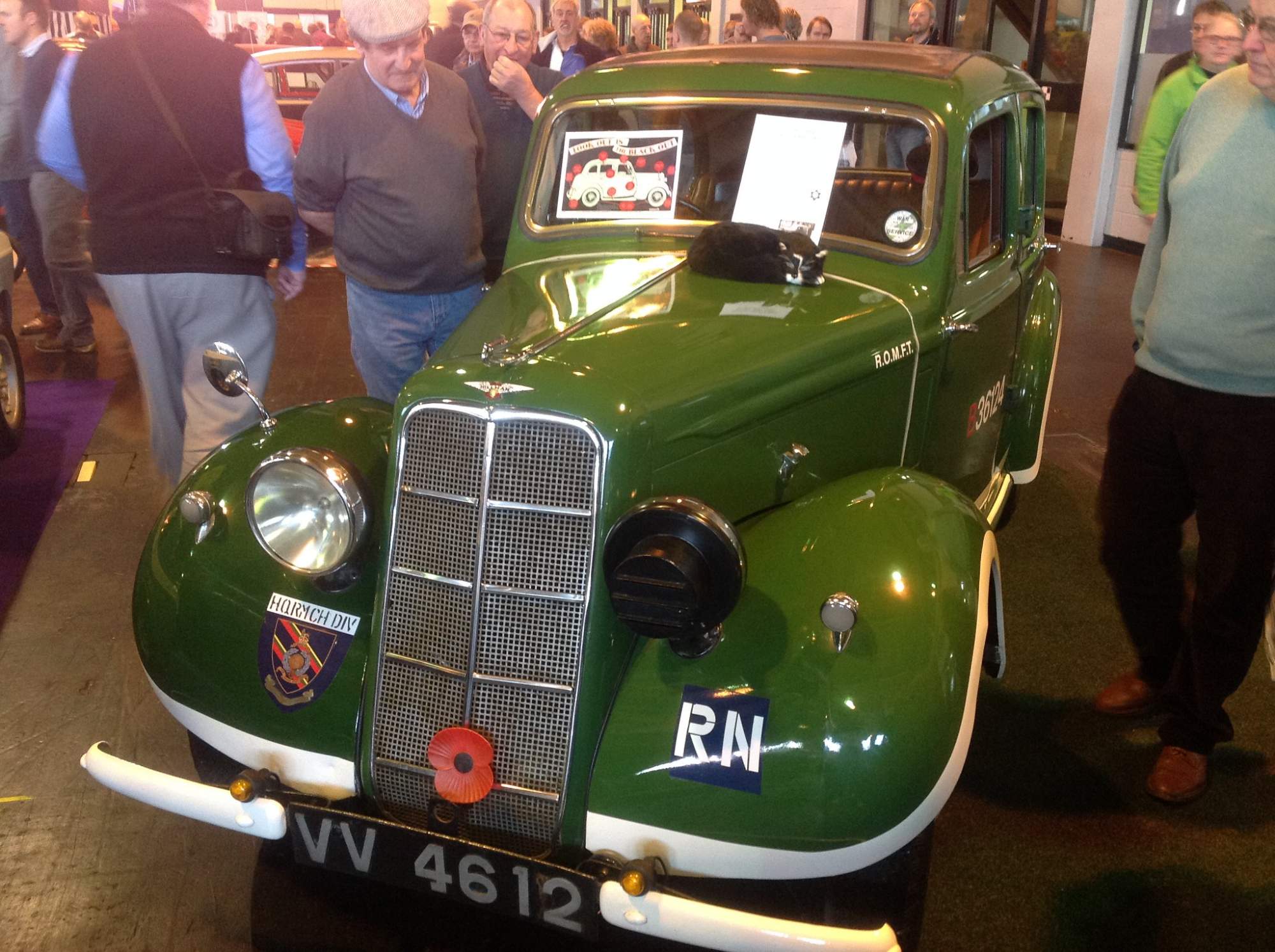 Solve Hillman "Minx" - 1936 jigsaw puzzle online with 234 pieces