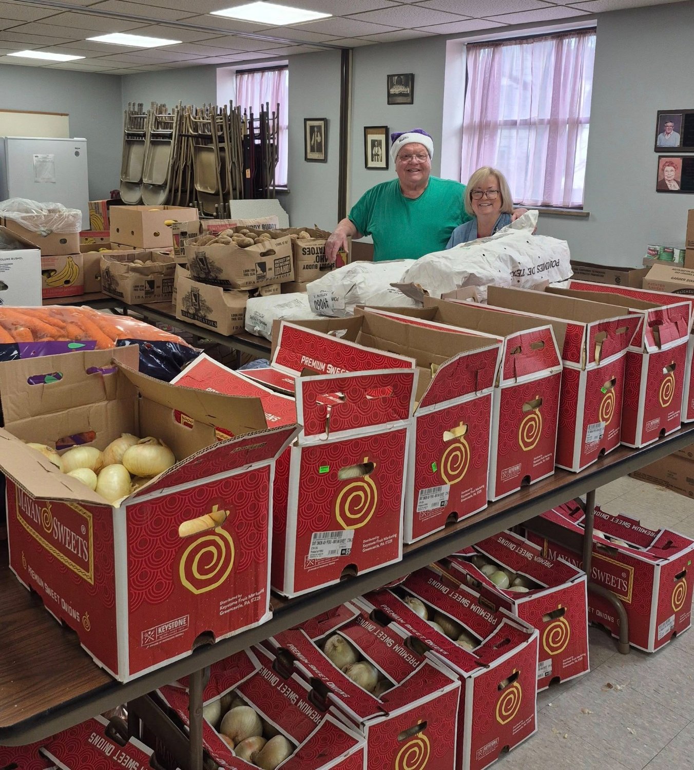 Solve We volunteered to pass out food to the needy jigsaw puzzle online ...