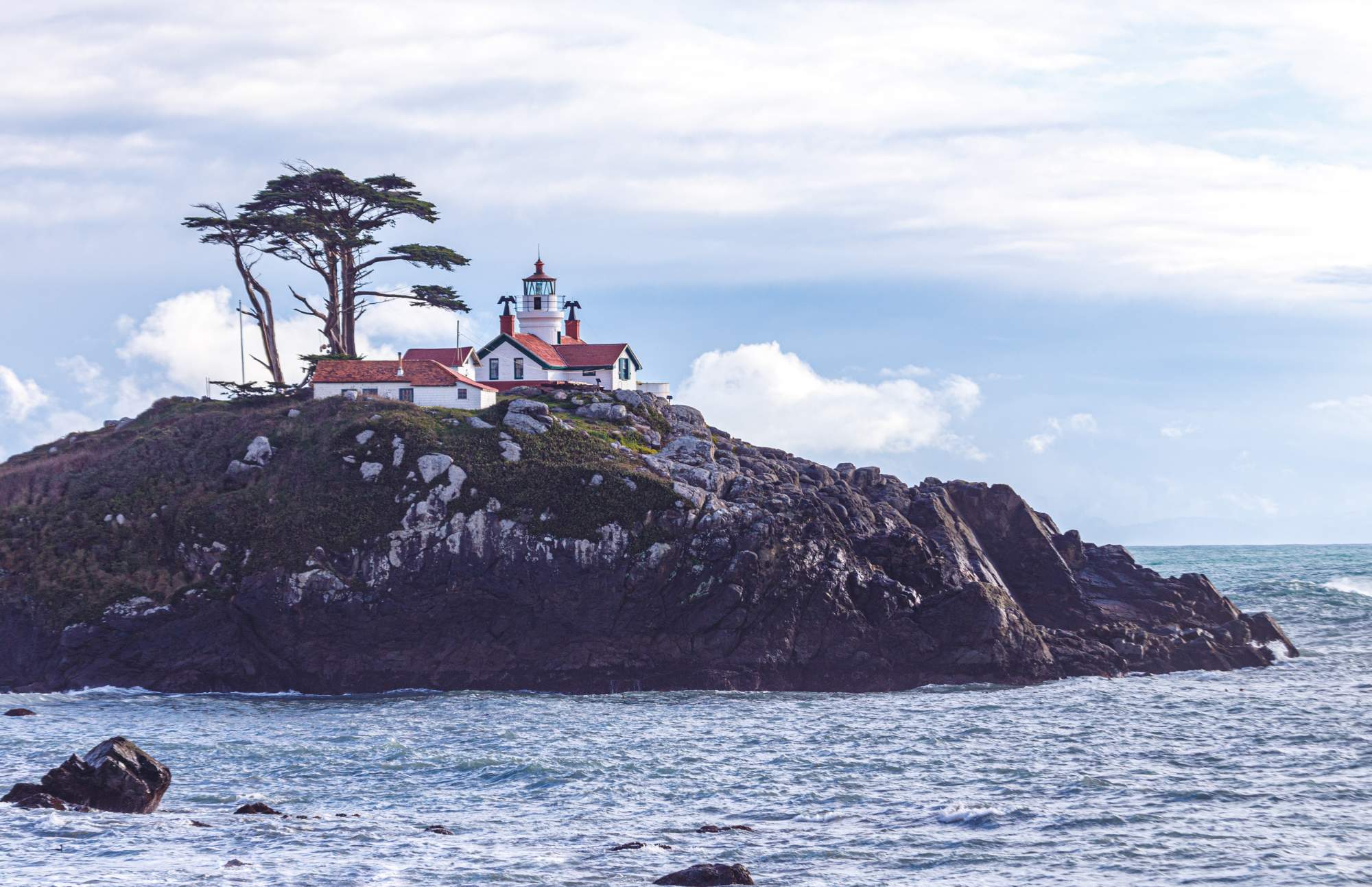 Solve BATTERY POINT LIGHTHOUSE jigsaw puzzle online with 187 pieces