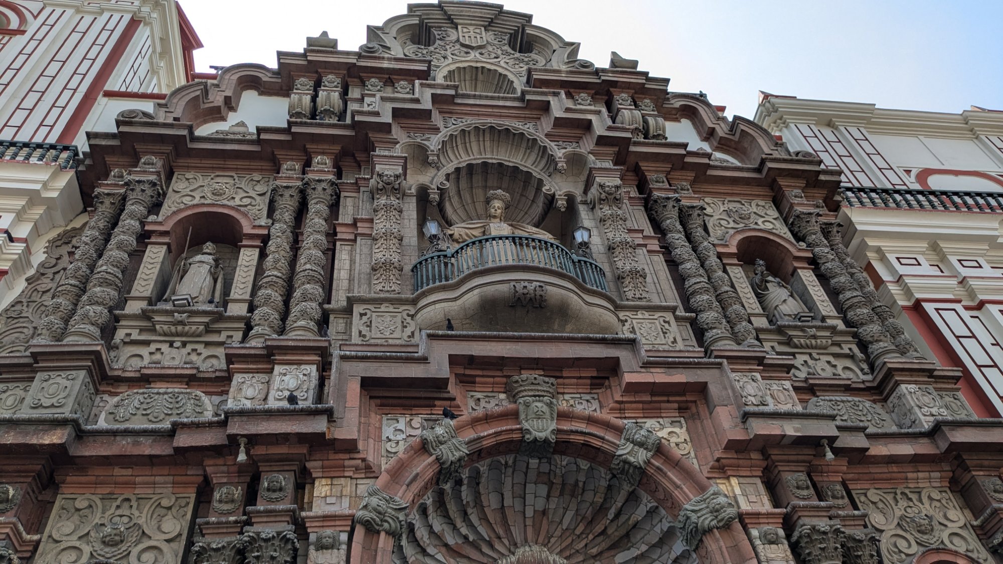 Solve Lima - Peru jigsaw puzzle online with 144 pieces