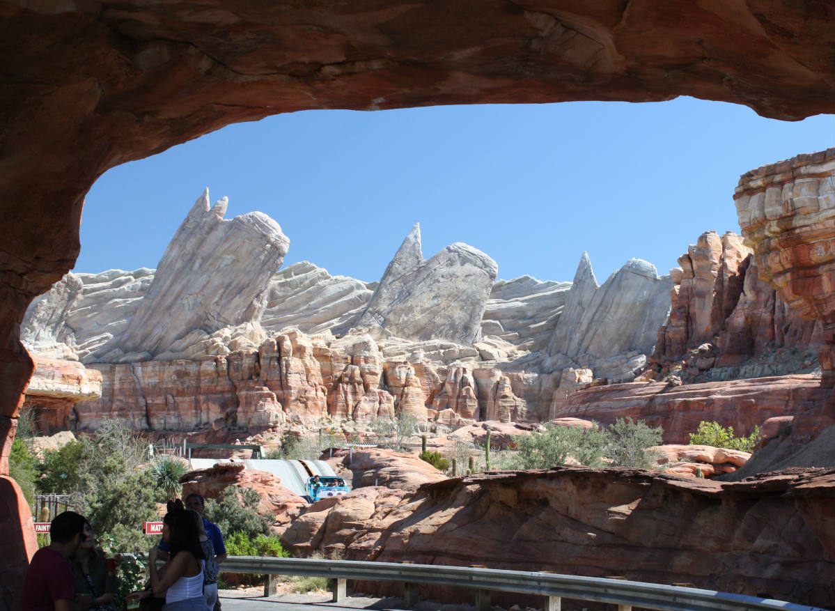 Solve Radiator Springs Racers jigsaw puzzle online with 88 pieces