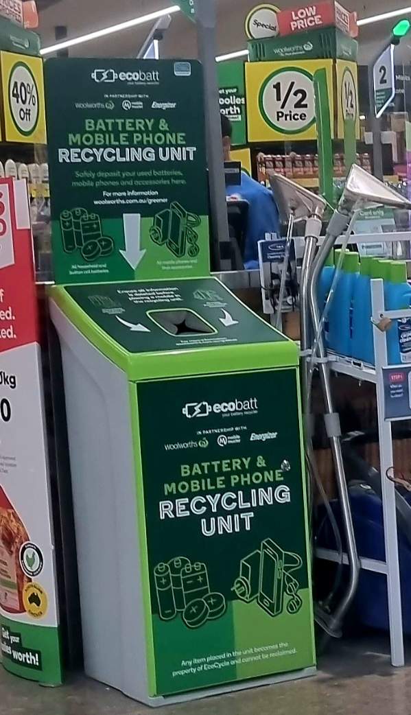 Solve Recycling jigsaw puzzle online with 15 pieces