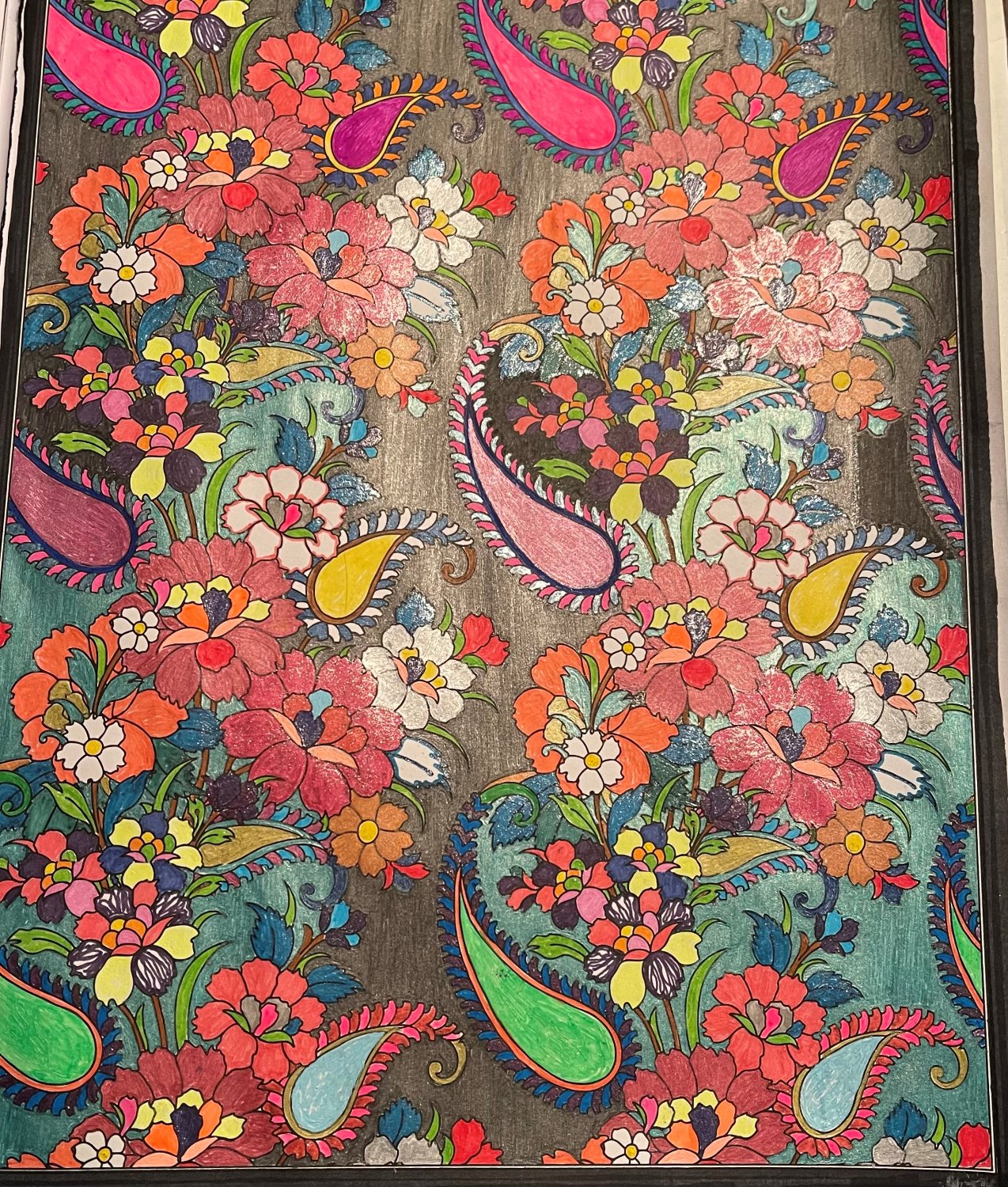 Solve Paisley Flowers jigsaw puzzle online with 304 pieces