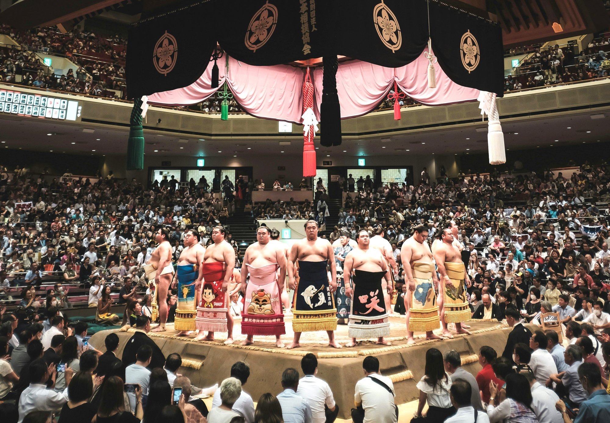 Solve sumo jigsaw puzzle online with 150 pieces