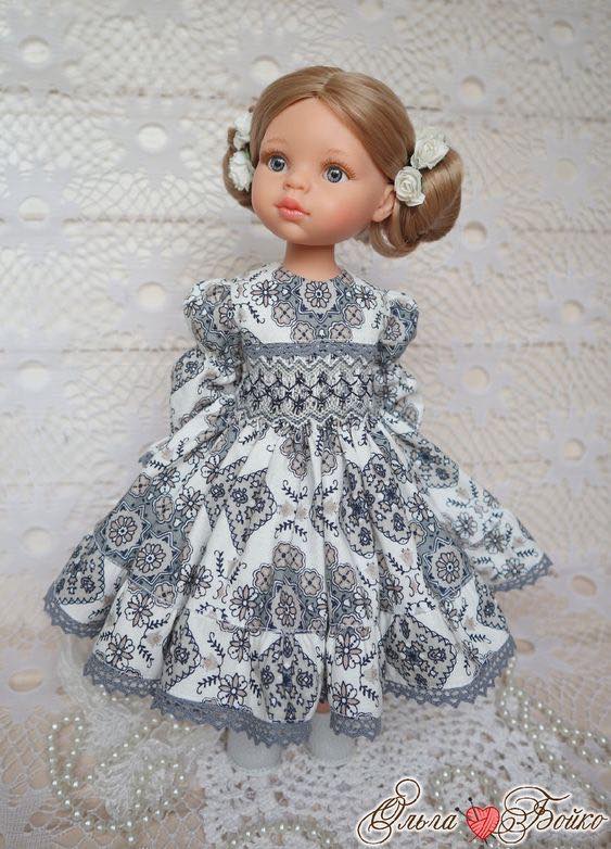 Solve Doll Dressed In Silver jigsaw puzzle online with 48 pieces