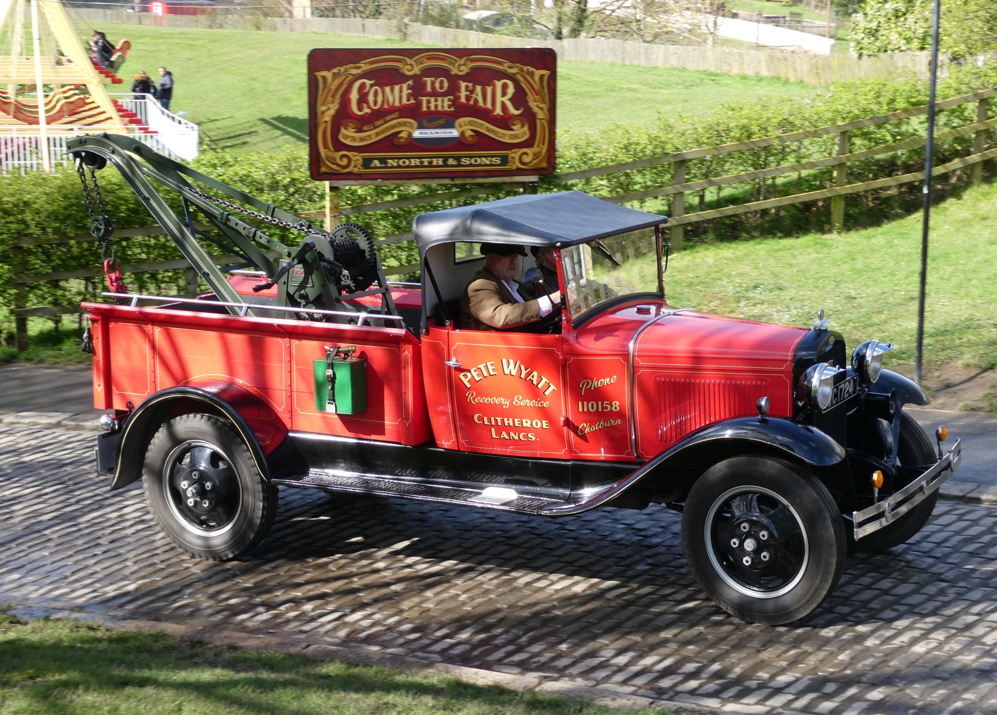 Solve 1929 Ford Model-AA Recovery Truck jigsaw puzzle online with 300 ...