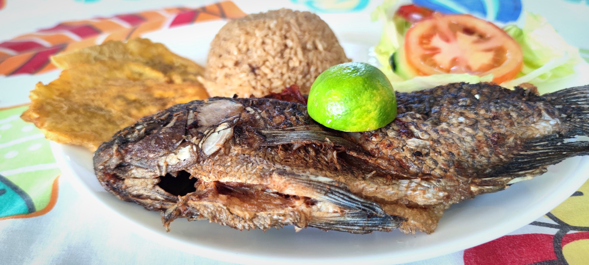 Solve Fried Red Snapper jigsaw puzzle online with 180 pieces