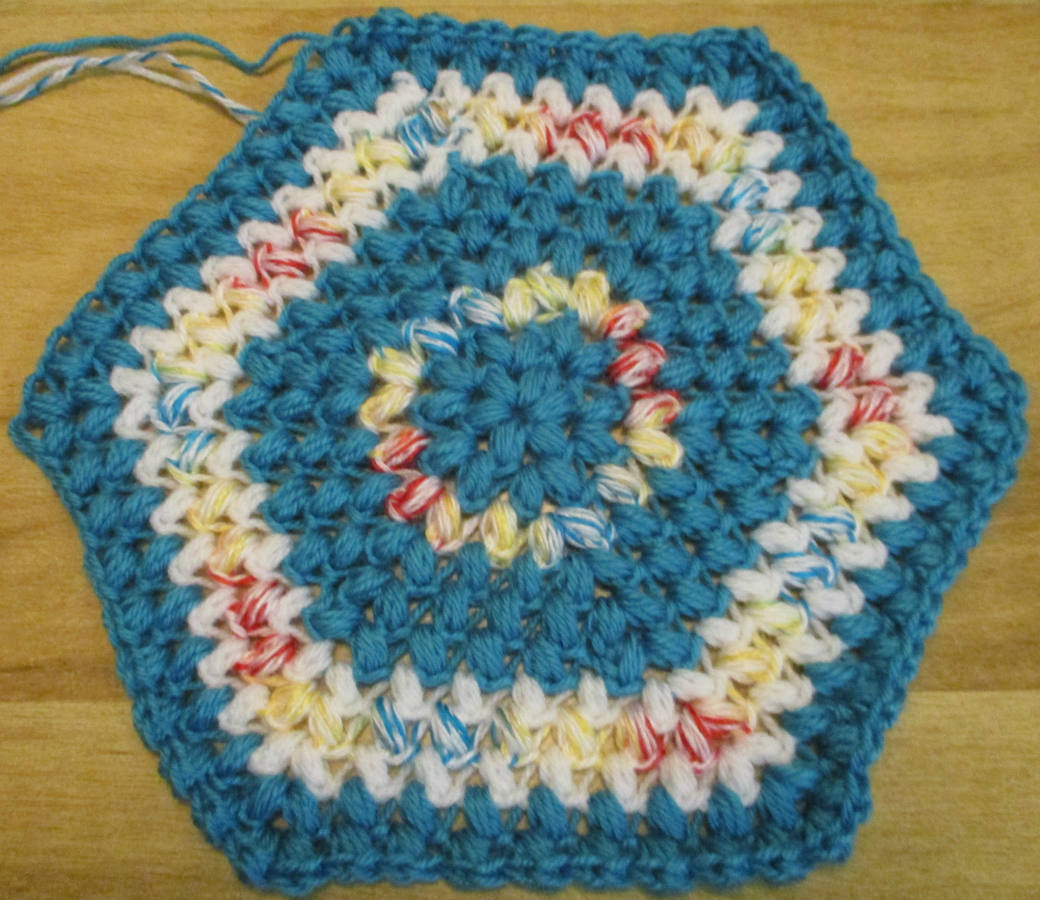 Solve Hexagon jigsaw puzzle online with 72 pieces