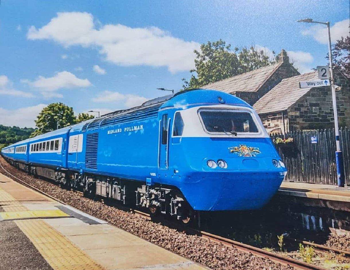 Jigsaw Puzzle | 108 pieces | Midland Pullman HST 43055 and 43044 pass ...