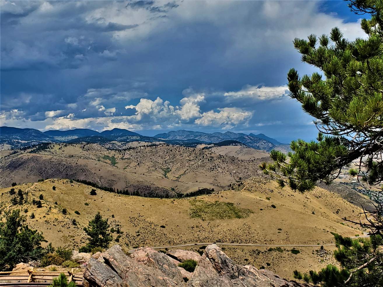 Solve Look Out Mountain Colorado jigsaw puzzle online with 30 pieces