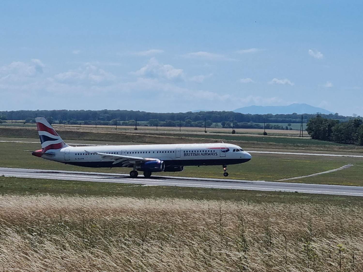 Solve Airbus A321 British Airways jigsaw puzzle online with 88 pieces