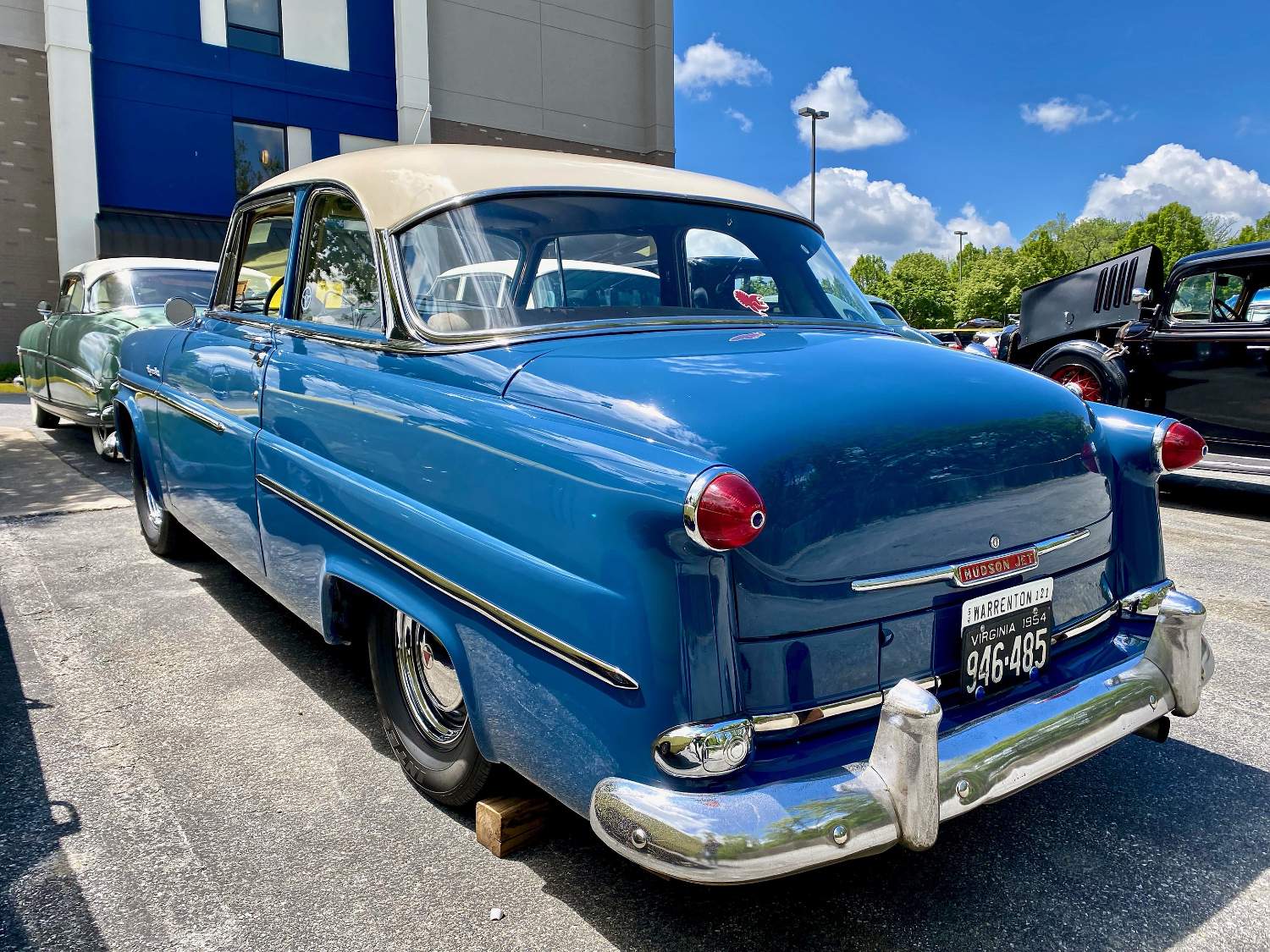 Solve 1954 Hudson Jet two door sedan jigsaw puzzle online with 70 pieces