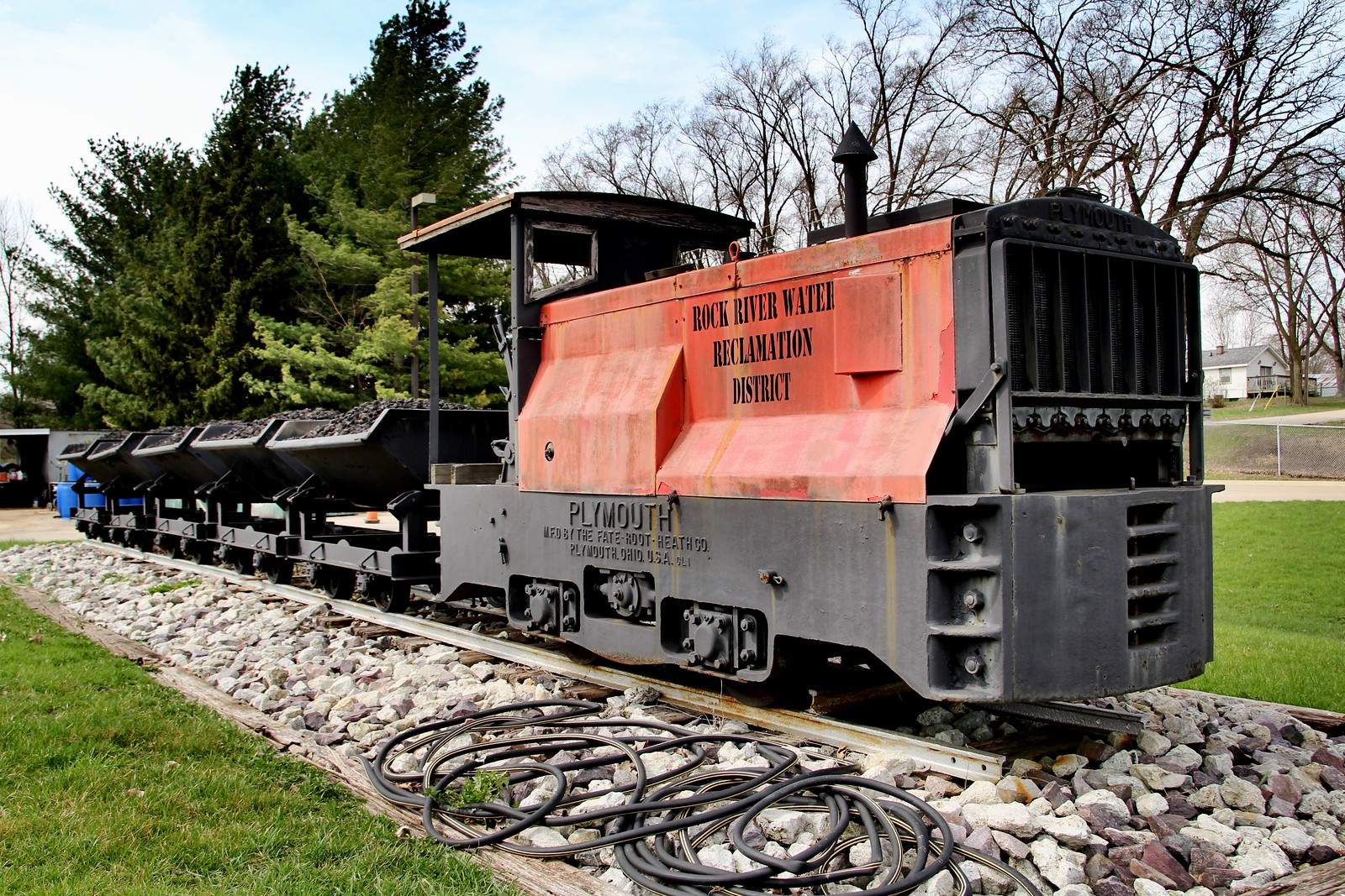 Solve rock river poop train jigsaw puzzle online with 126 pieces