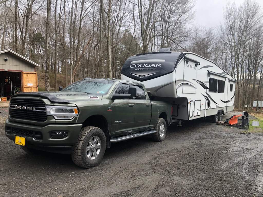 Solve Ram 2500 jigsaw puzzle online with 99 pieces