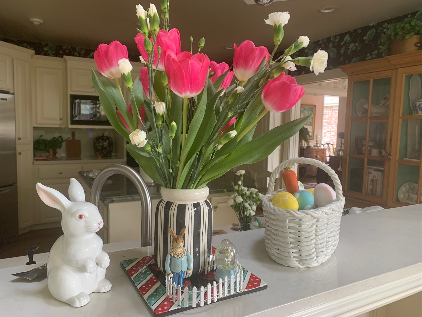 Solve Celebrating Spring jigsaw puzzle online with 165 pieces