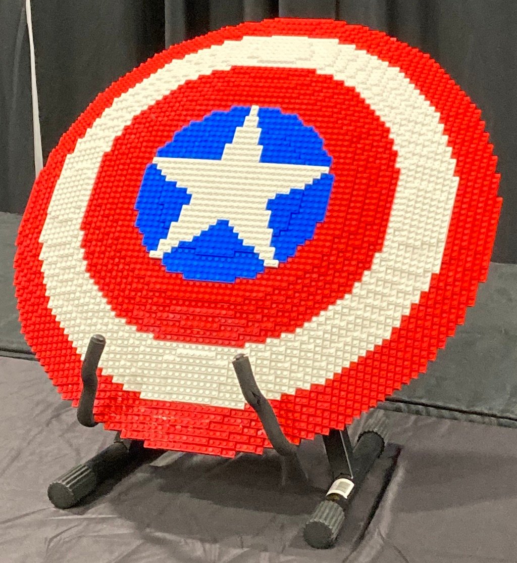 Solve Captain America's Shield jigsaw puzzle online with 25 pieces