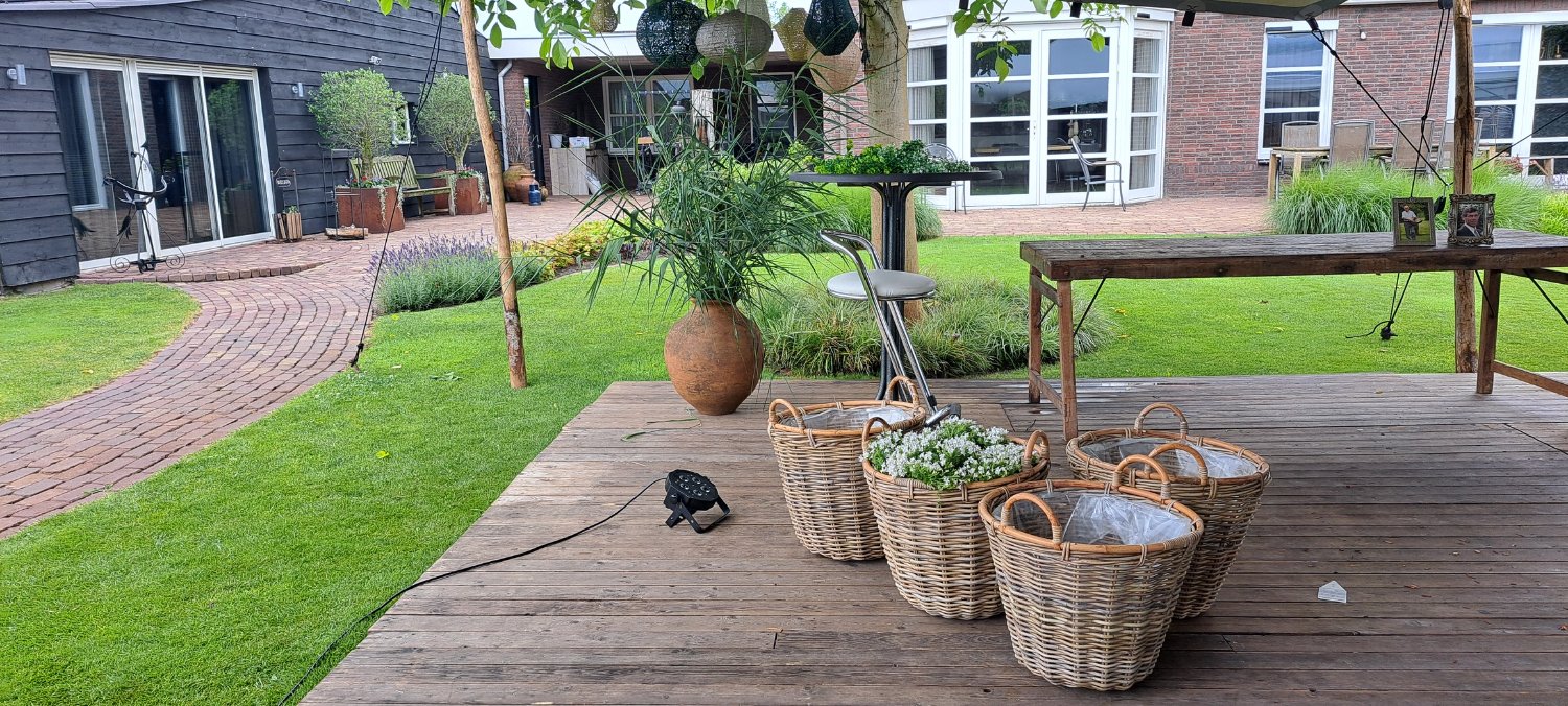 Solve Antonine en Peter jigsaw puzzle online with 21 pieces