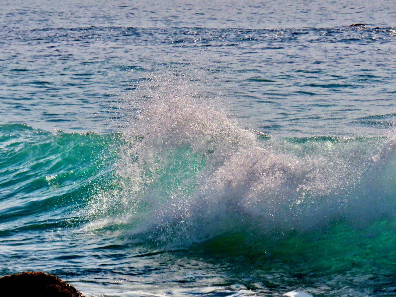 Solve Spray jigsaw puzzle online with 130 pieces