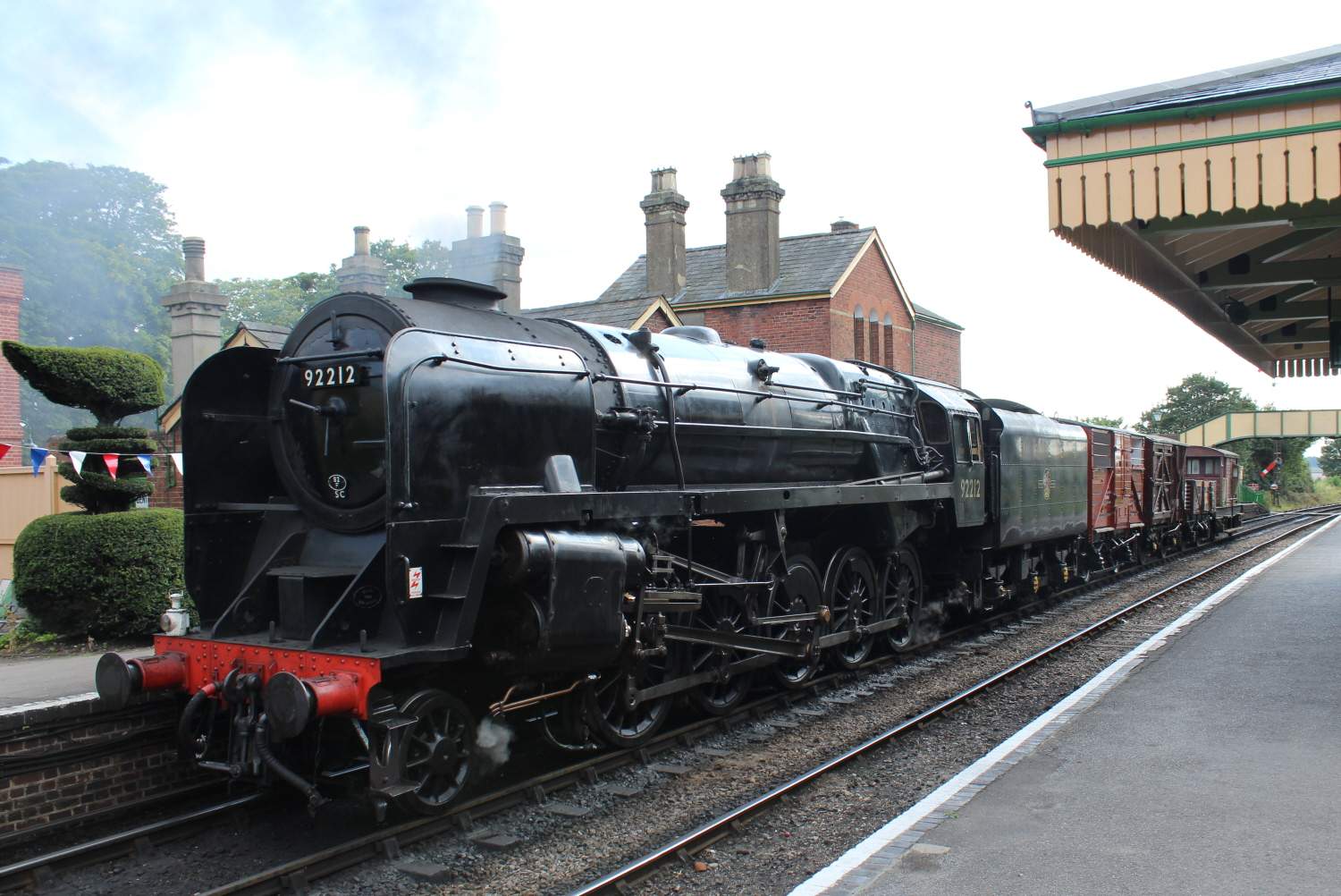 Solve BR Standard Class 9F 92212 in charge of a short freight. jigsaw ...