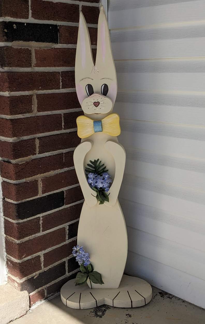 Solve The rabbit's back, part II jigsaw puzzle online with 60 pieces