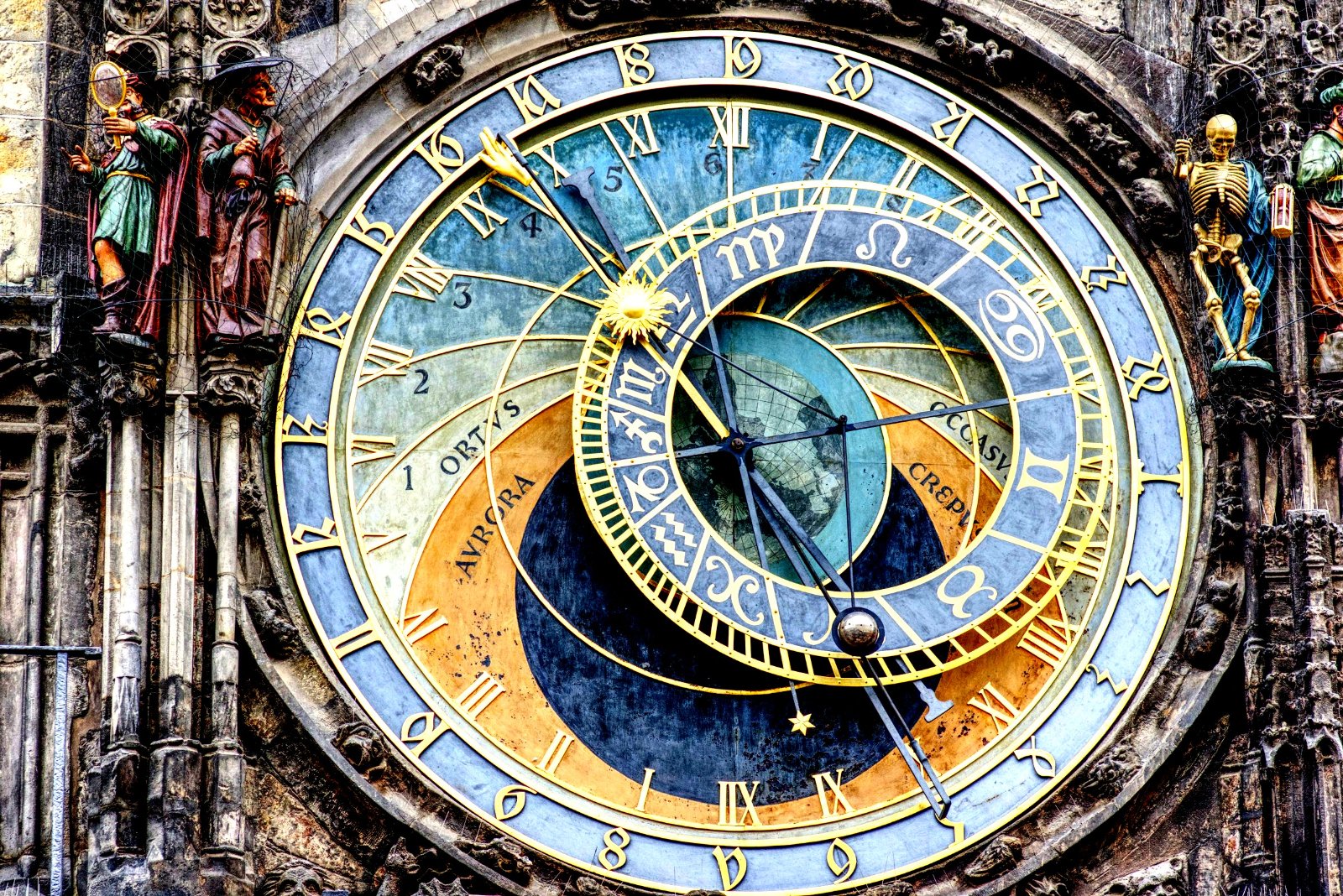 Solve Clock jigsaw puzzle online with 40 pieces