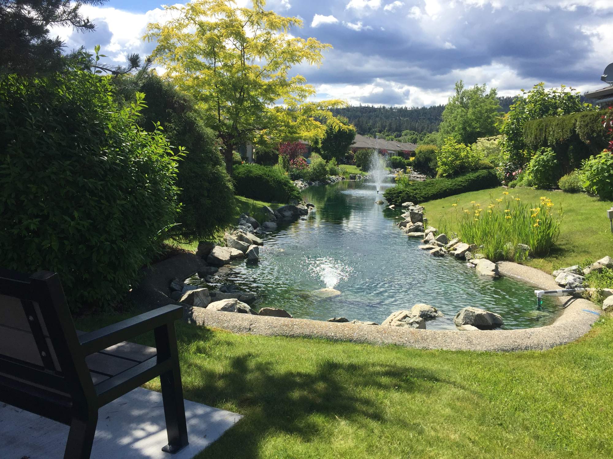 Solve Community Water Feature jigsaw puzzle online with 540 pieces