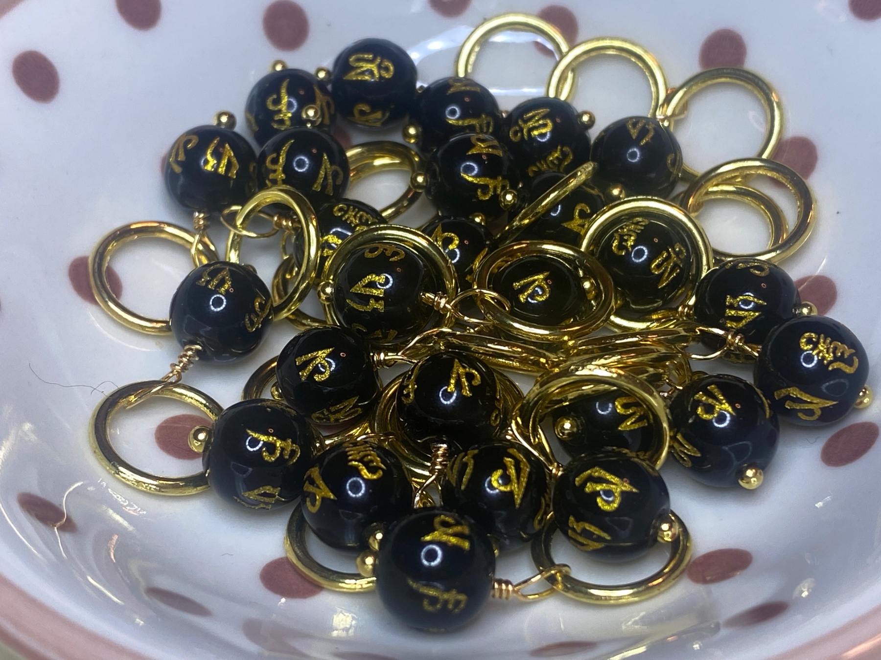 Solve Om mani padme hūm Stitchmarkers Laga Nordpå jigsaw puzzle online ...