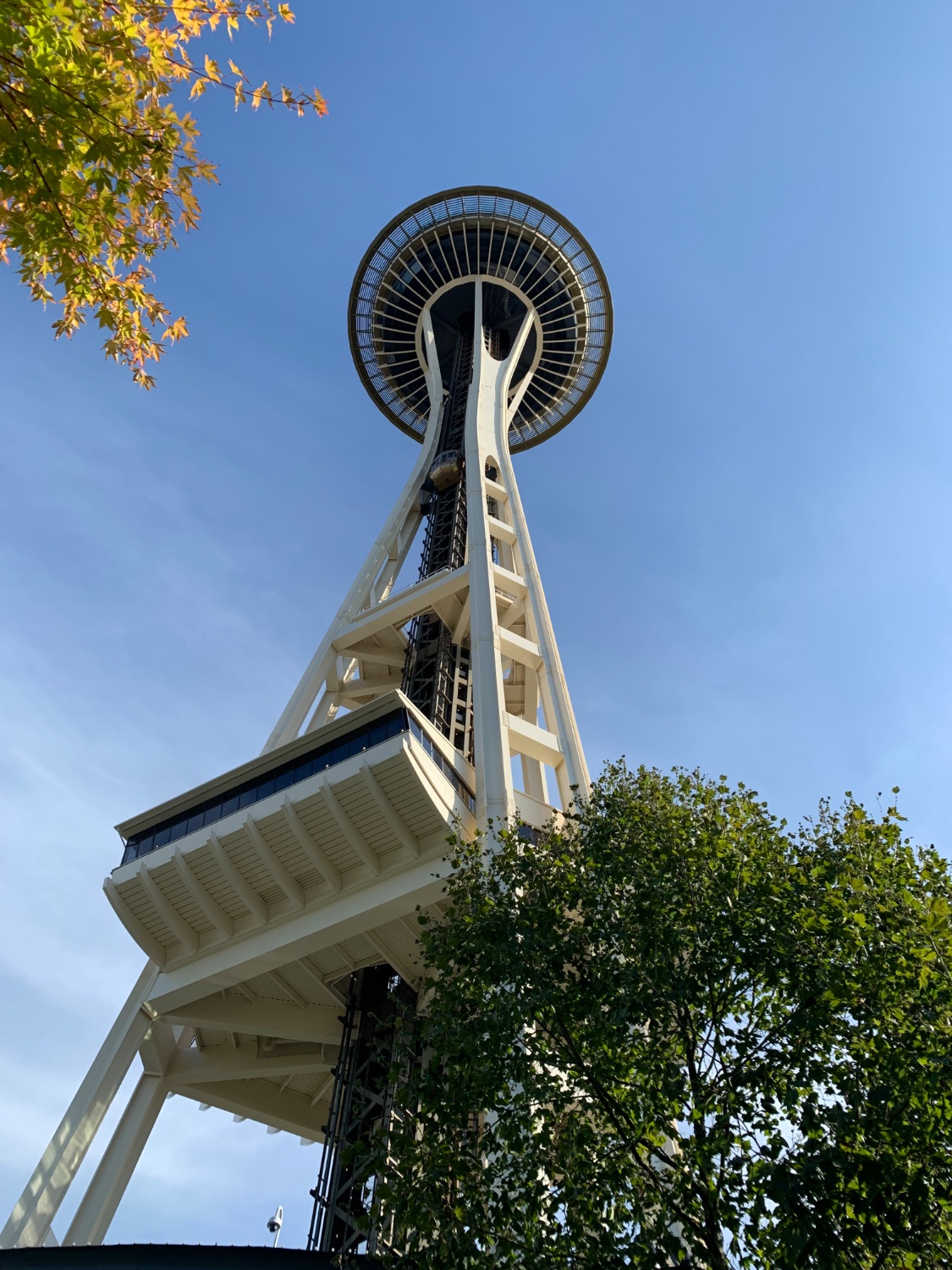 Solve Seattle Space Needle jigsaw puzzle online with 48 pieces
