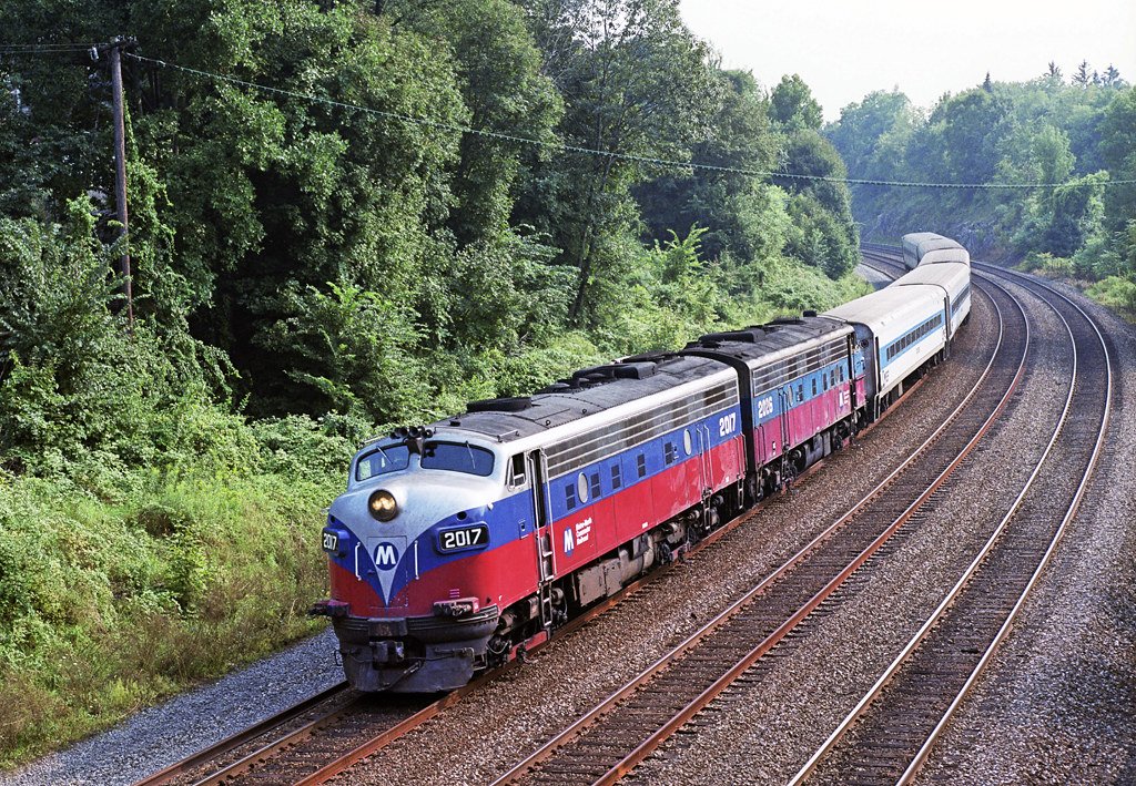 Solve MNCR 2017+2026 jigsaw puzzle online with 77 pieces