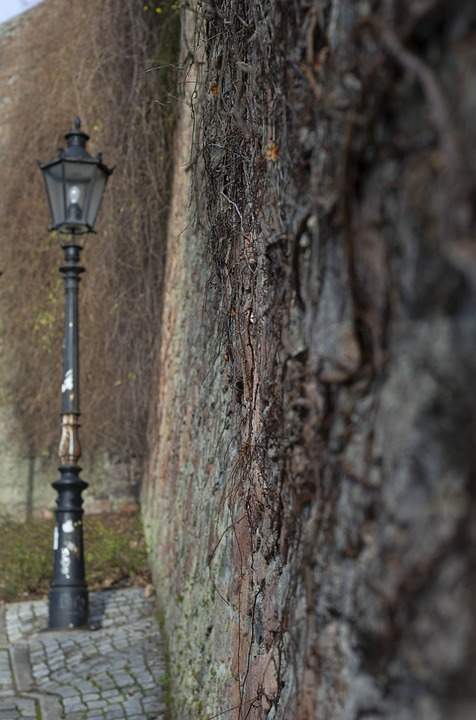 Solve lamp jigsaw puzzle online with 12 pieces