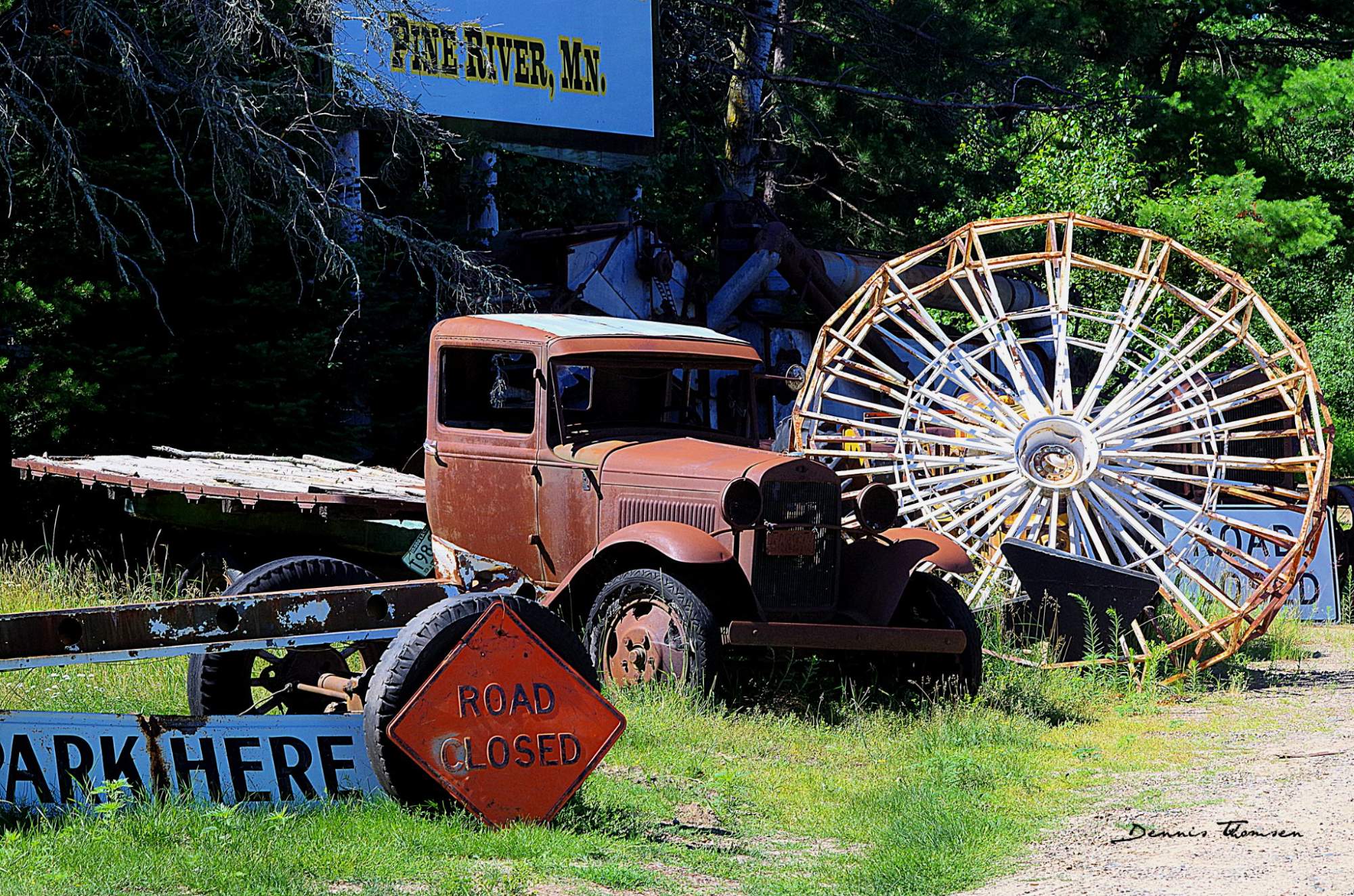 Solve Beautiful Junk jigsaw puzzle online with 600 pieces