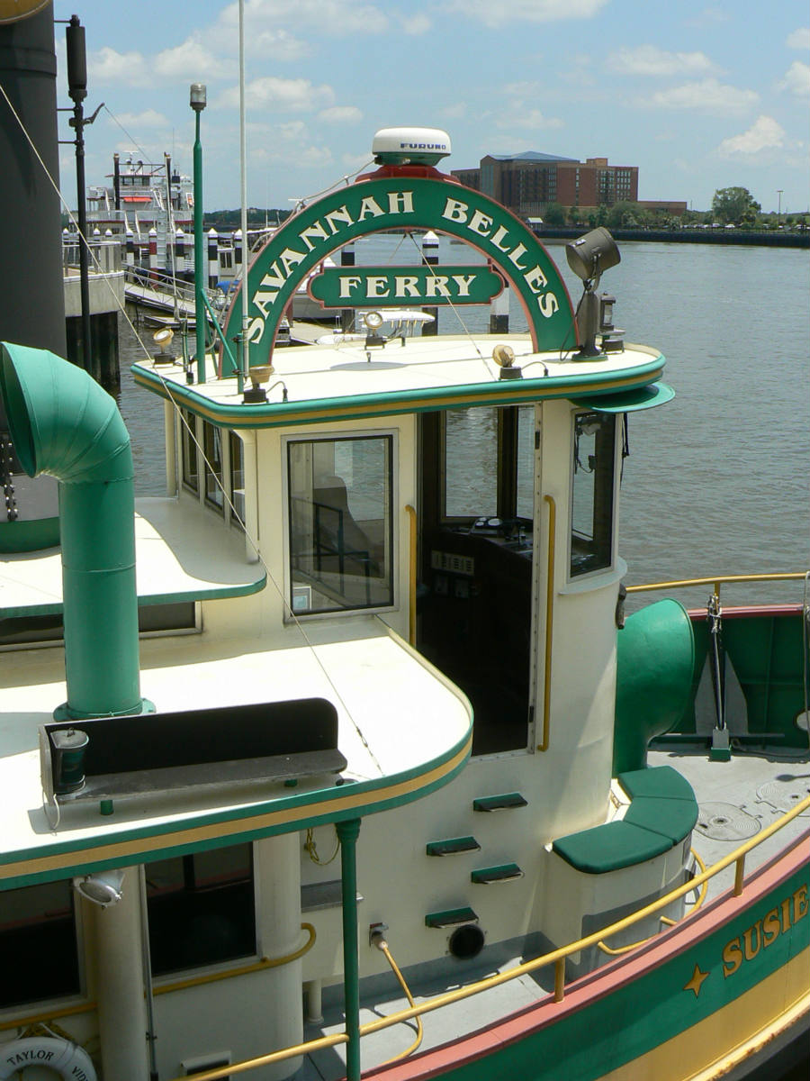 Solve Savannah Belles Ferry jigsaw puzzle online with 154 pieces