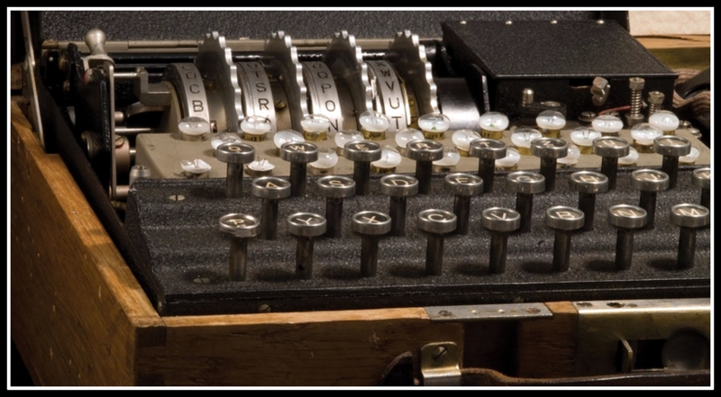 Puzzle | 45 pièces | German Enigma machine at Naval Museum of Alberta ...