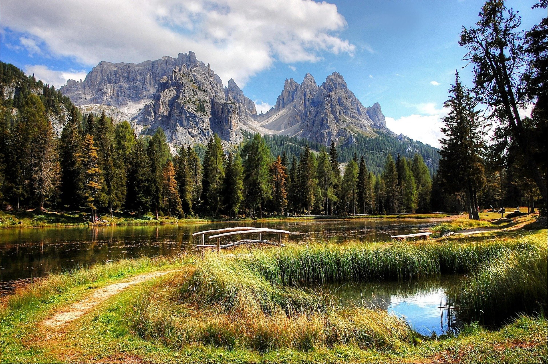 Solve Calm river near mountains jigsaw puzzle online with 96 pieces