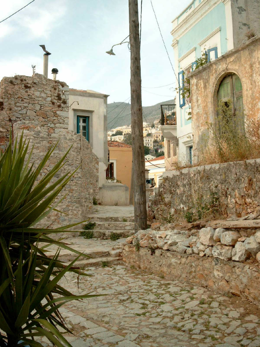 Solve Symi - Cali Strata jigsaw puzzle online with 300 pieces