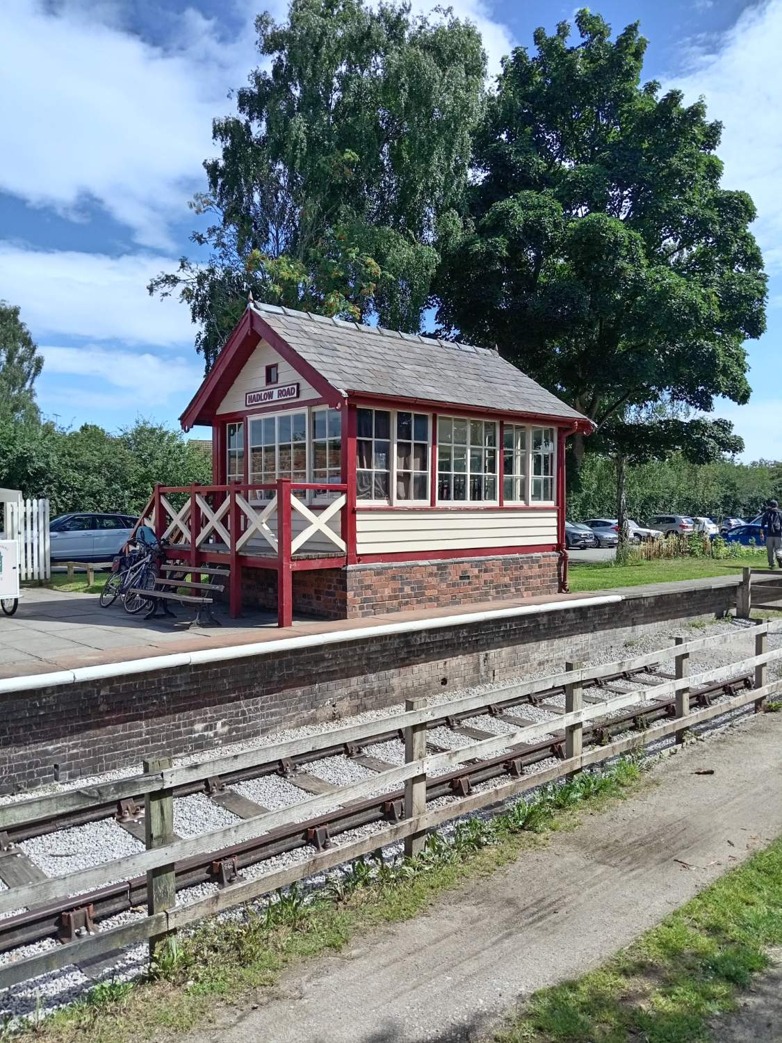 Solve Hadlow Signal Box jigsaw puzzle online with 130 pieces
