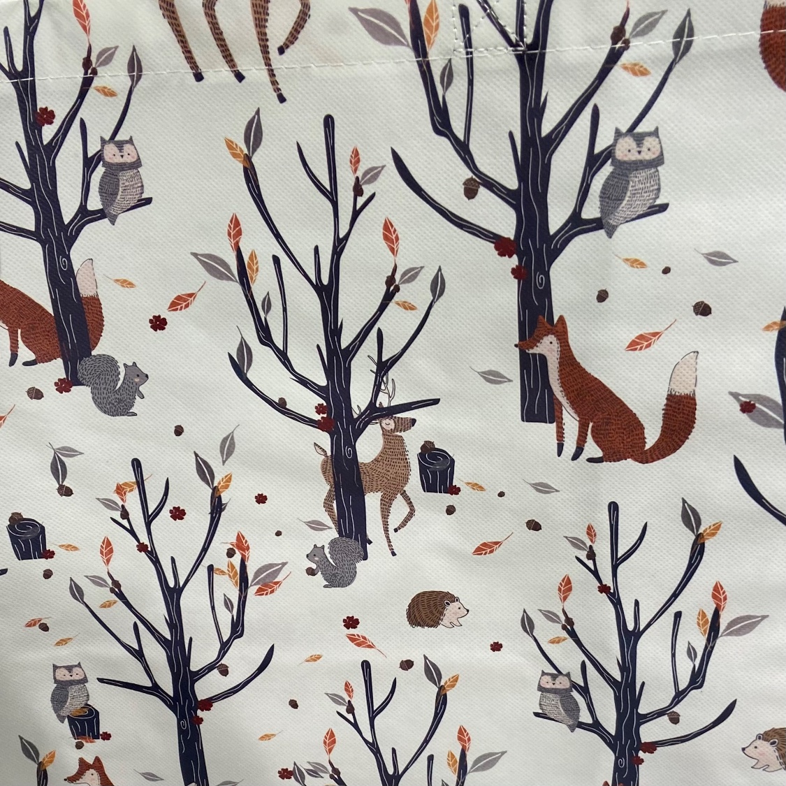 Solve Wintry woodland wrapping paper jigsaw puzzle online with 25 pieces