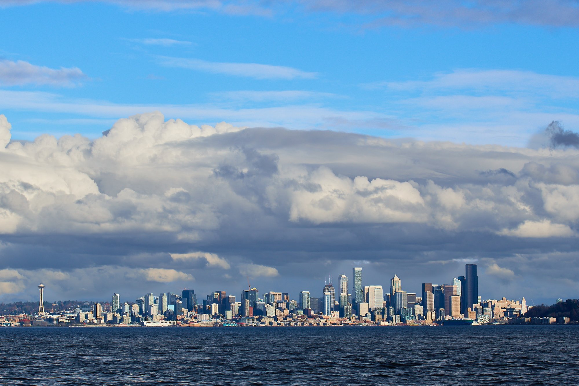 Solve Seattle jigsaw puzzle online with 126 pieces