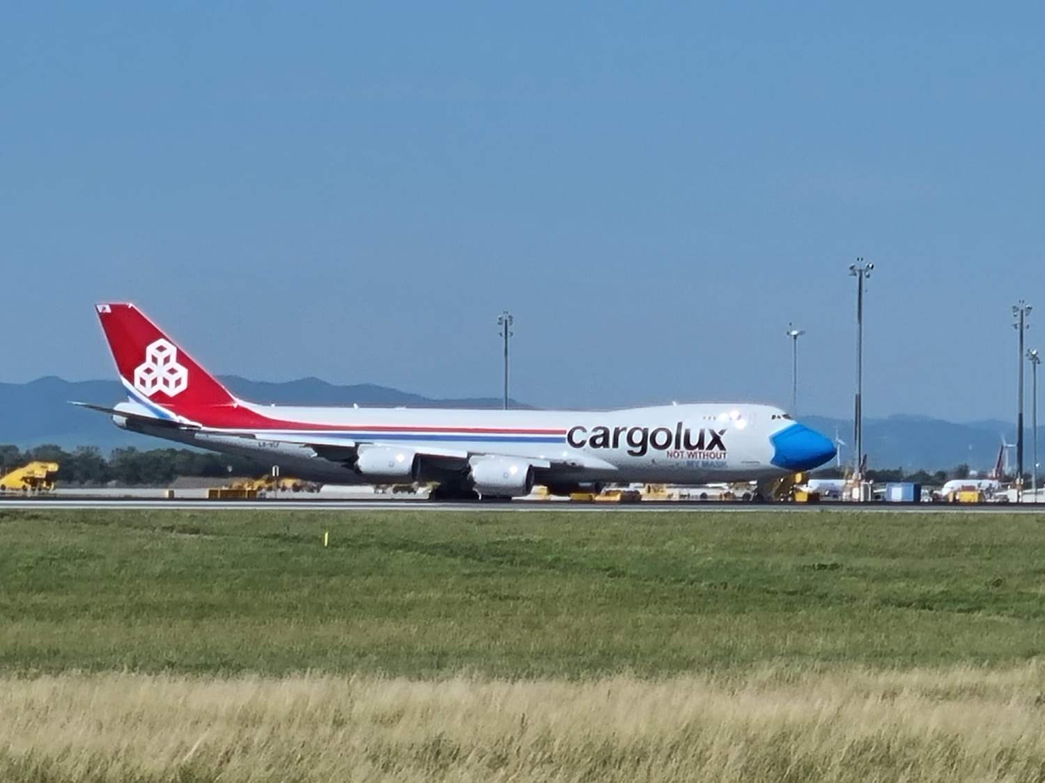 Solve Boeing 747-8 Not Without my mask Livery jigsaw puzzle online with ...